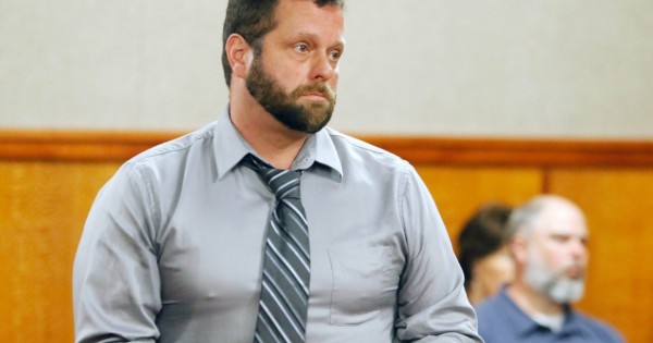Family of roofer who died in fall sues, saying employer discouraged use ...